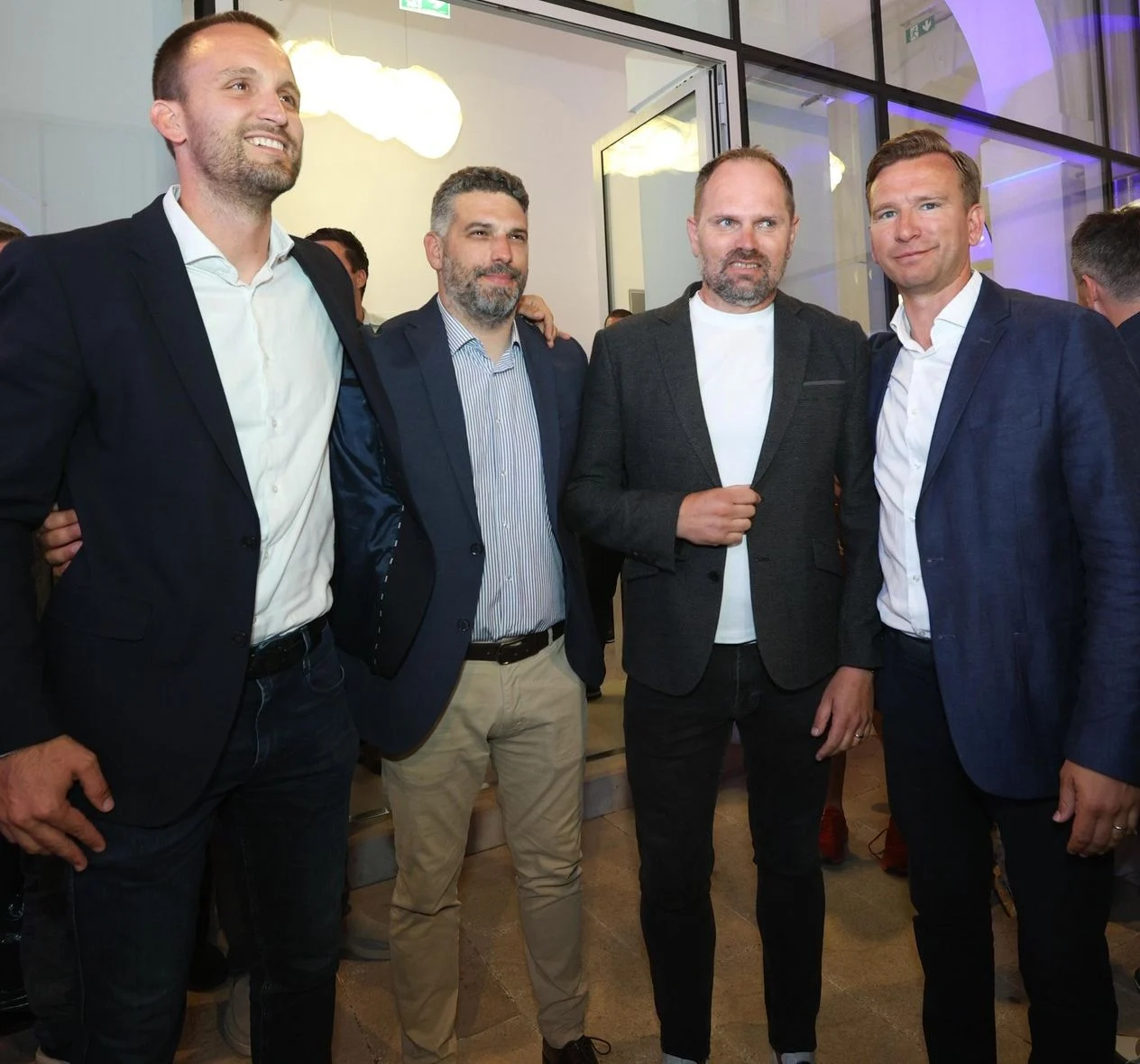 Bilaver i Ćurković u svojim karticama objasnili velike iznose kredita ...