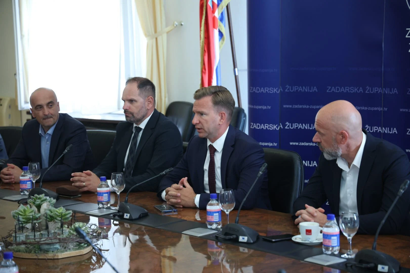 Župan Bilaver s Društvom arhitekata o projektu uvala Dražanica i ...