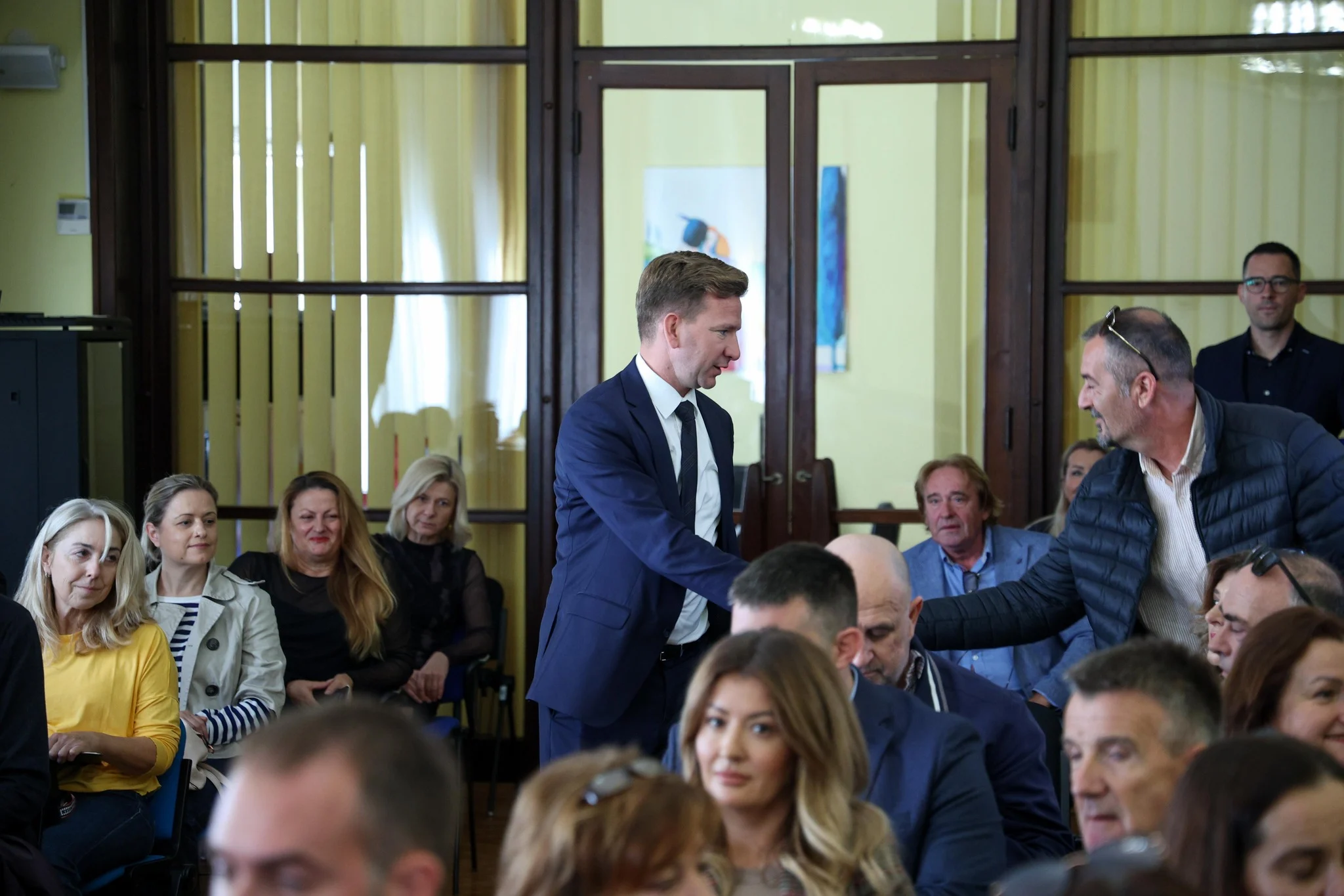 Župan Bilaver s ravnateljima škola o ograničenju korištenja mobitela i ...