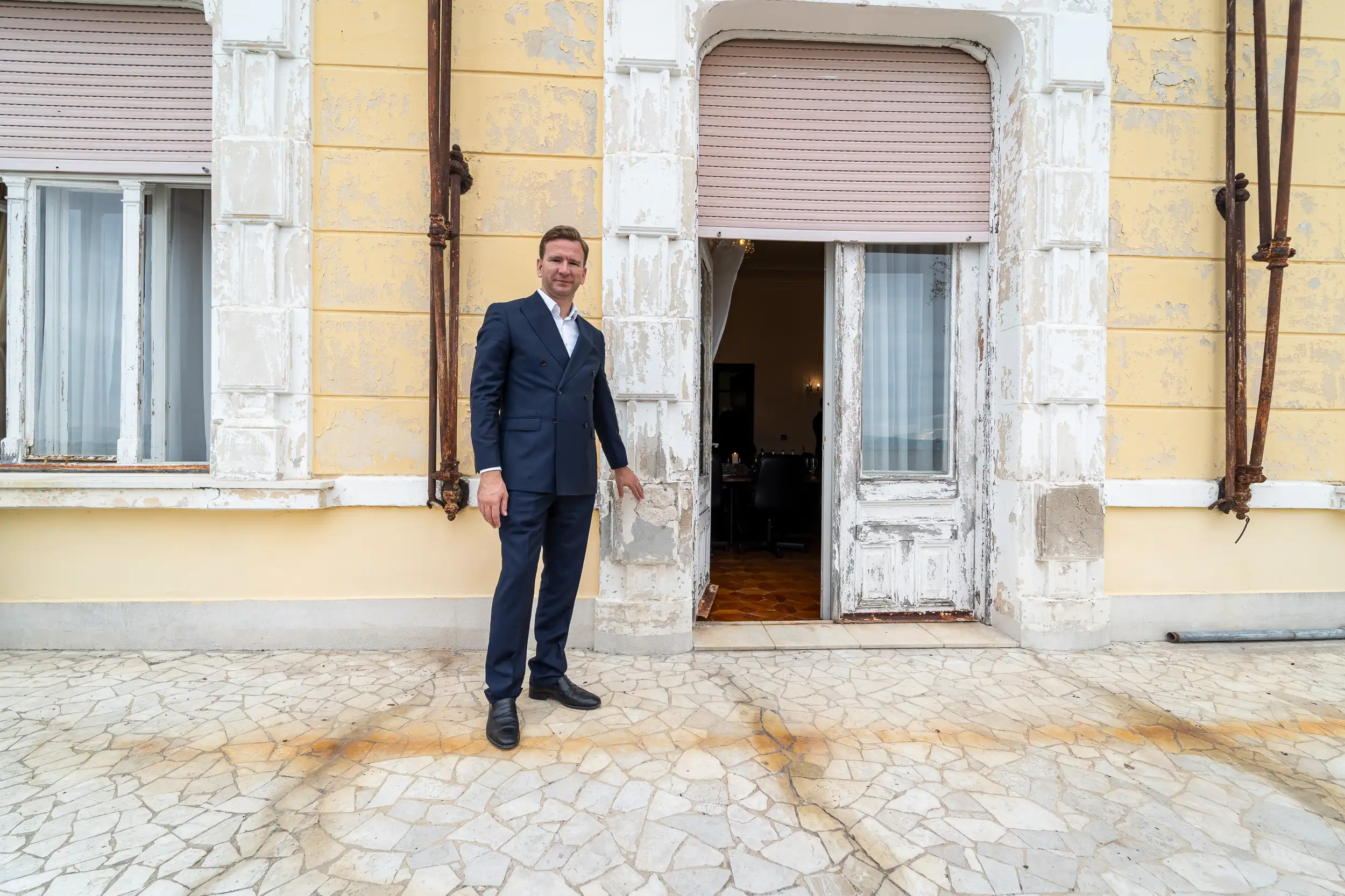 Župan Bilaver odlučan urediti Dom županije: počinje s unutrašnjim ...