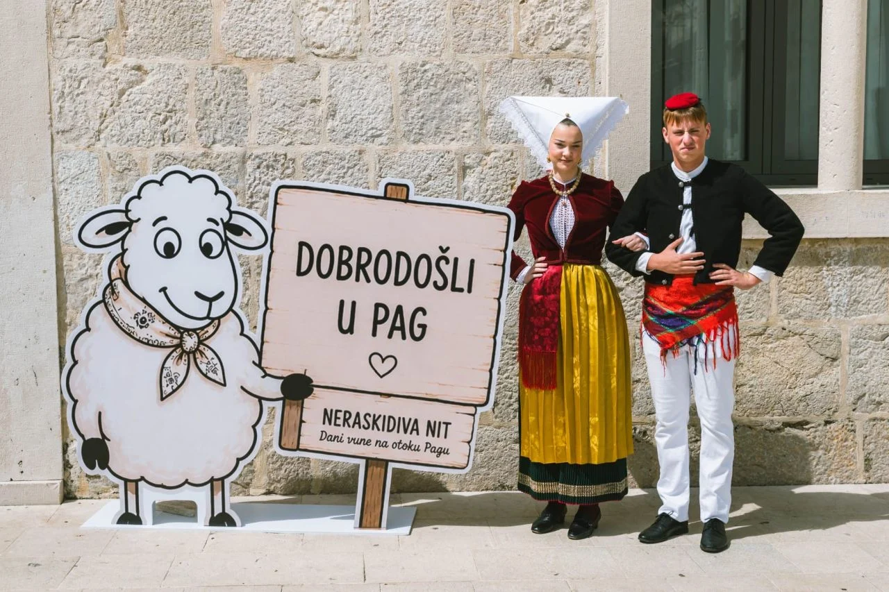 Paška ovca, uz poznati sir i janjetinu, daje i treći, često zanemaren ...