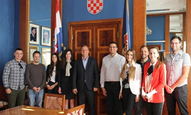 Zadar gotovo pet godina bez Savjeta mladih — sada grad najavljuje ...